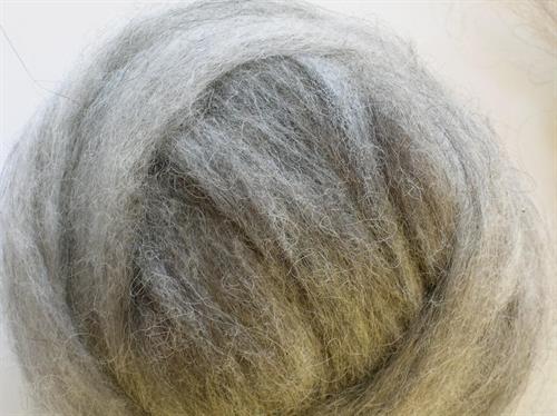 Wool Fibre : Dyed, 3 - 4 inch, 32-34 microns, For Spinning Carpets ...