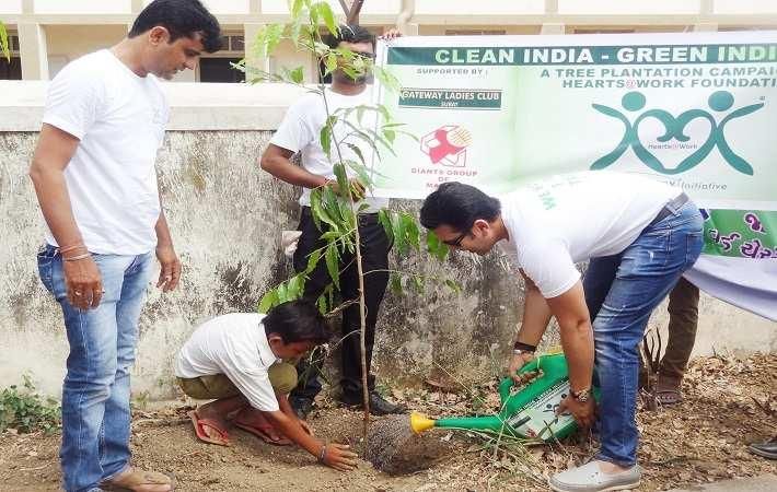 Zenitex pitches in for 'Clean India – Green India' - Fibre2Fashion