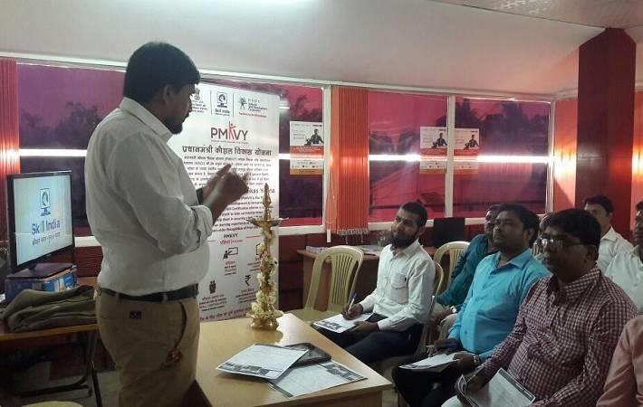 LabourNet launches skill development scheme under PMKVY - Fibre2Fashion