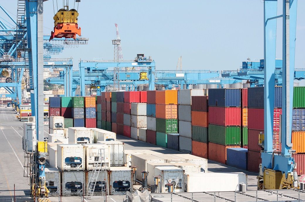 Italian trade shows mixed trends in Dec; exports rise, imports fall ...