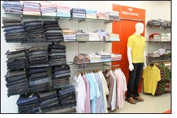 Red Tape reinvigorates marketing and retail drive - Fibre2Fashion